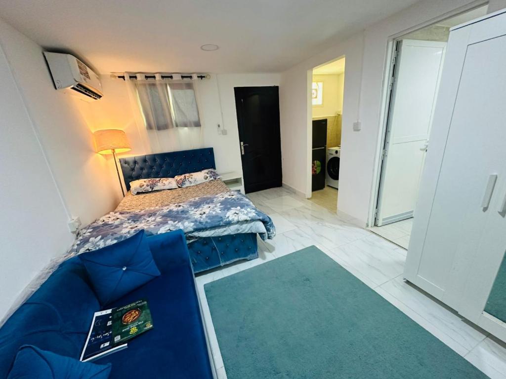 Private Studio, With Attach kitchen and washroom, Abu Dhabi (opdaterede ...