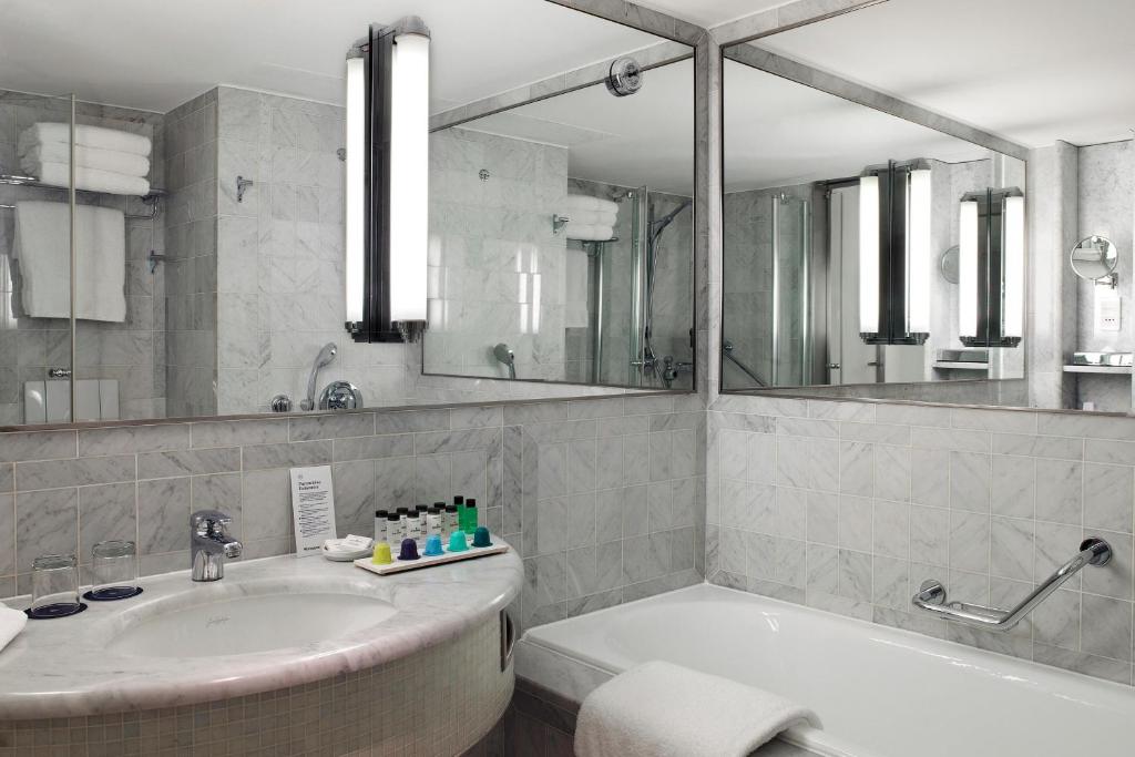 Sheraton Paris Charles de Gaulle Airport Hotel, Roissy-en-France ...