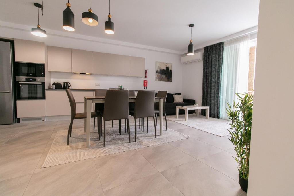 Comfort Retreat- short walk to city attractions, Is-Swieqi (updated ...