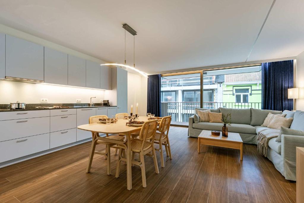 Huswell - Modern apartment in city center, Blankenberge (updated prices ...