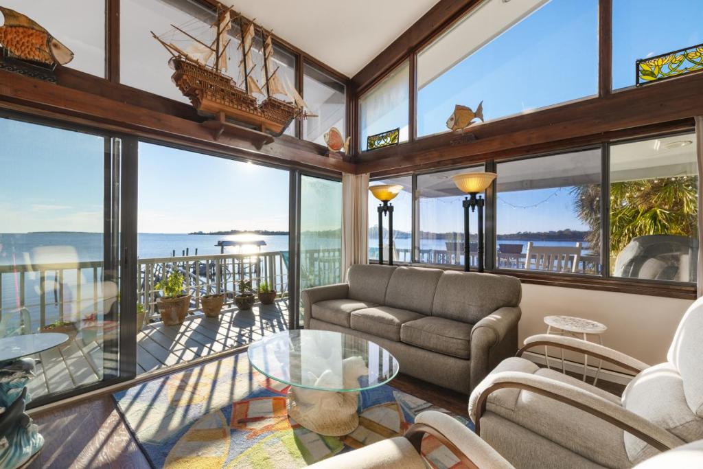 Cedar Tides, Cedar Key (updated prices 2026)