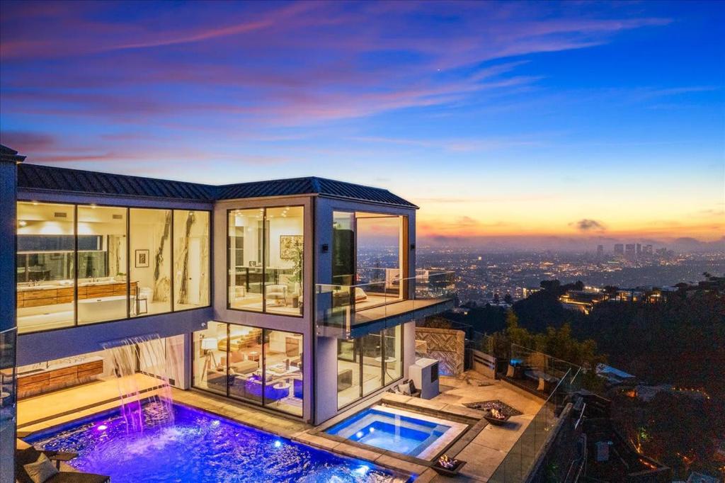 The Hollywood Observatory Villa a Masterpiece of Modern Luxury and ...
