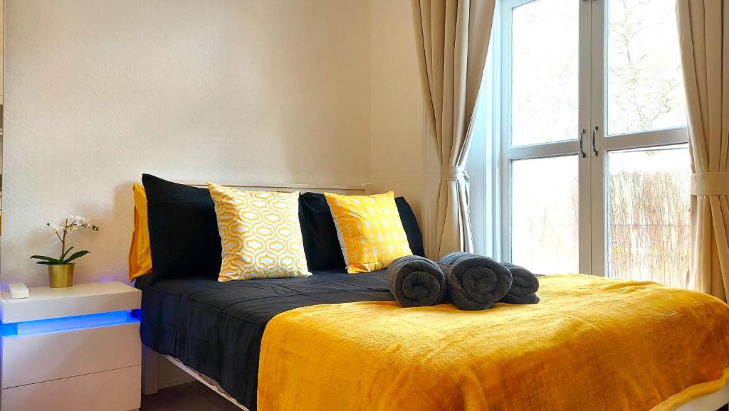 Big Studio with view to park in Camden Kings Cross, London (updated ...
