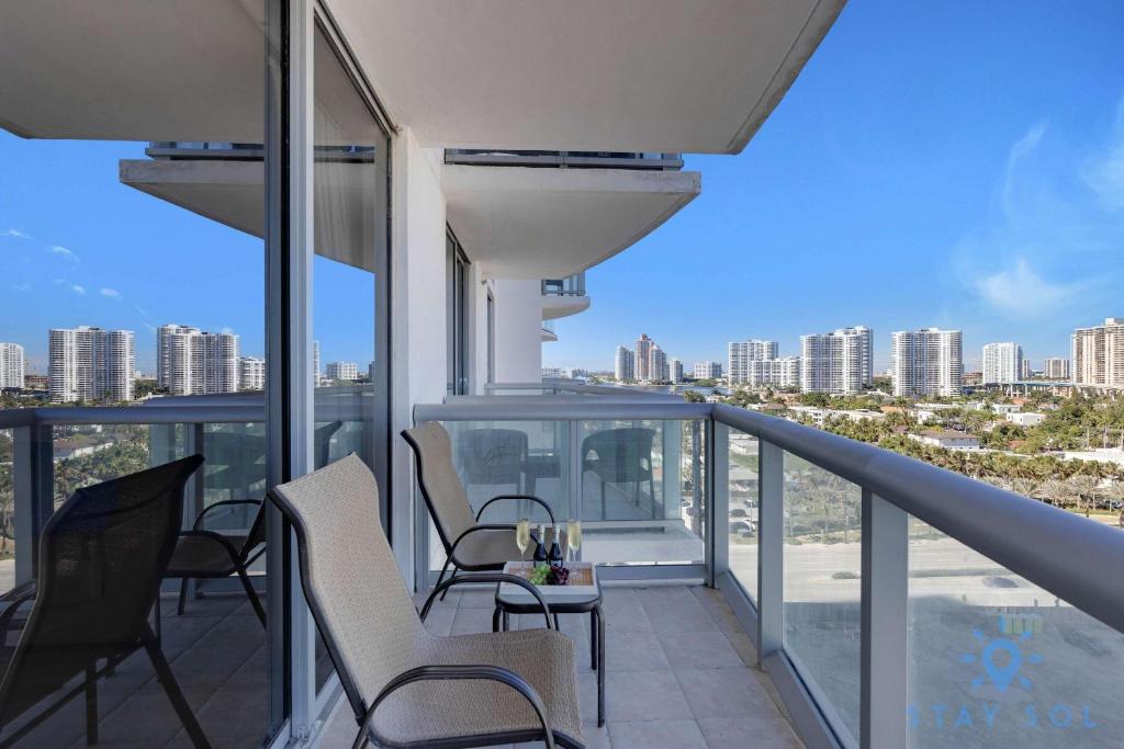 Beachfront Resort - Pool - Ocean View Balcony- Gym, Miami Beach ...