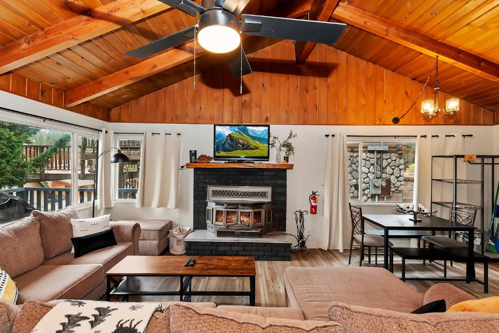 Encino Pine Cabin Moonridge, Big Bear Lake (updated prices 2026)
