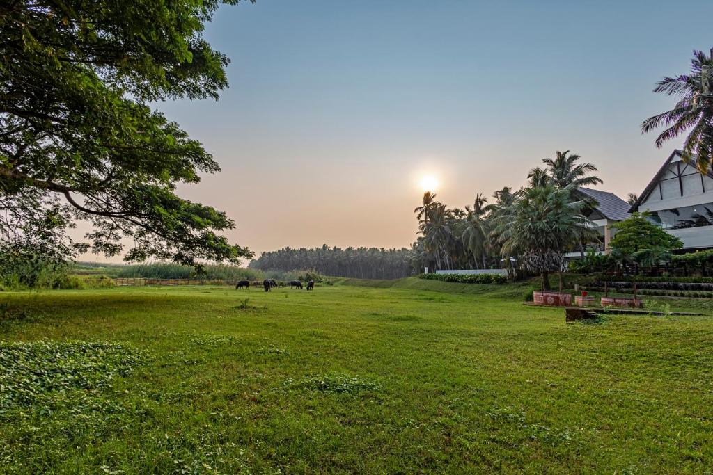 Sterling Palavelli Godavari, Rāzole (updated prices 2025)