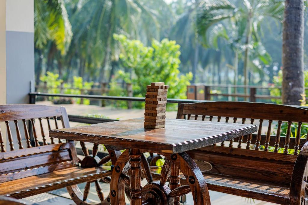Sterling Palavelli Godavari, Rāzole (updated prices 2025)