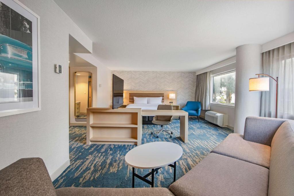 DoubleTree by Hilton LAX - El Segundo, El Segundo (updated prices 2025)