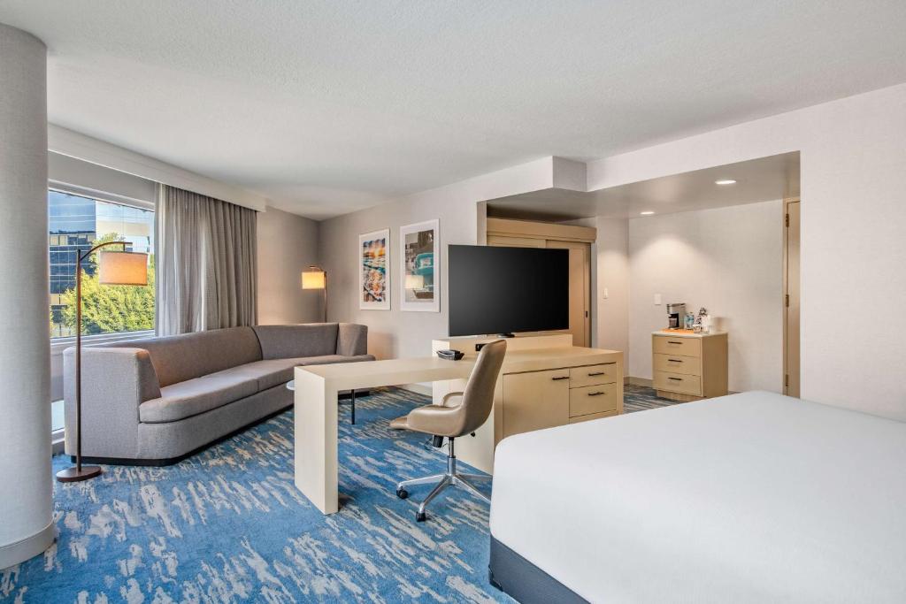 DoubleTree by Hilton LAX - El Segundo, El Segundo (updated prices 2025)