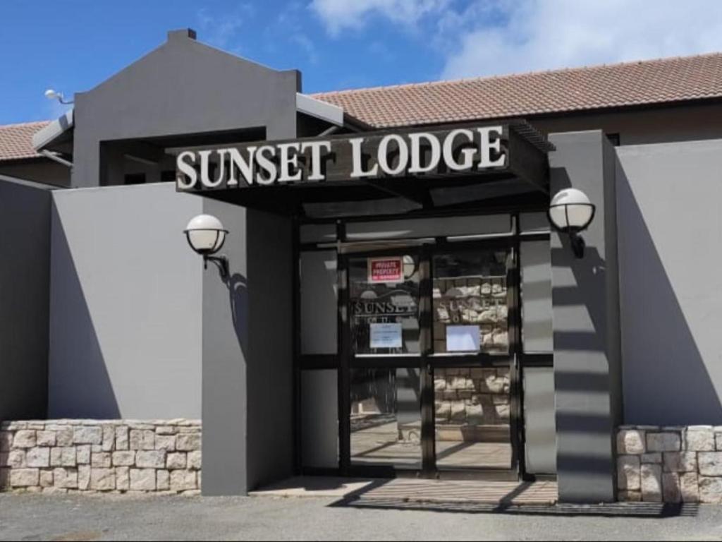Sunset Lodge, St Helena Bay (updated prices 2025)