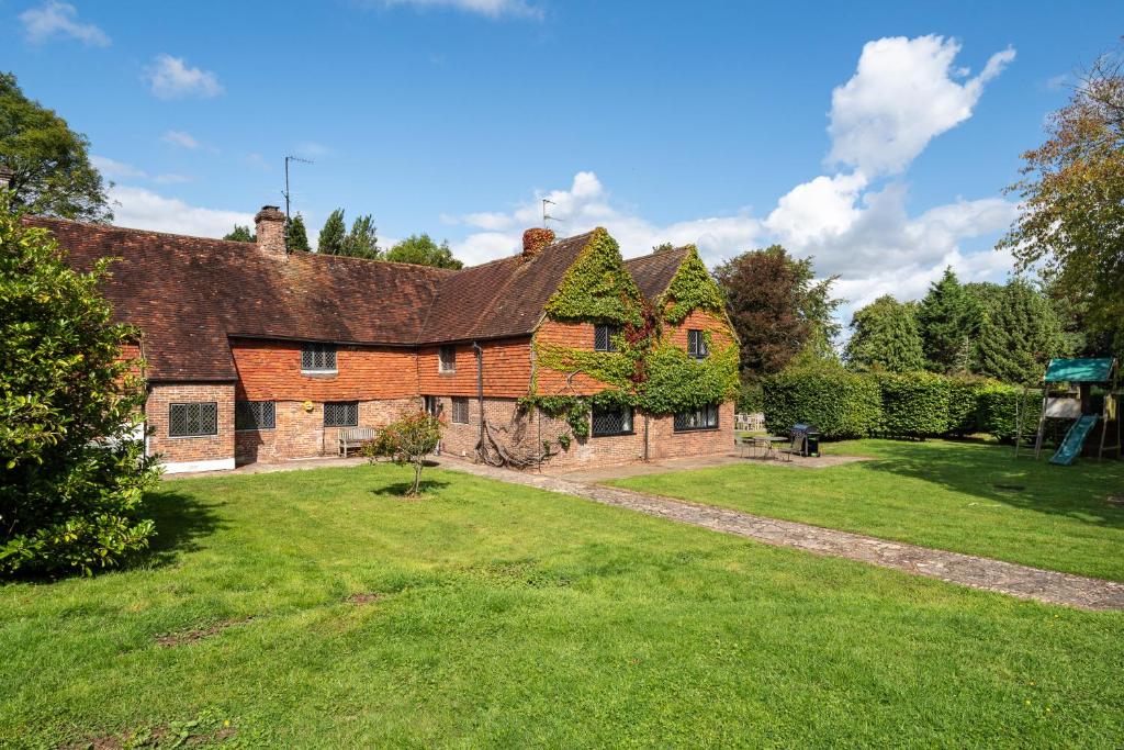 Idyllic Country Home with Hot Tub and Tennis Court, Chiddingly (updated ...