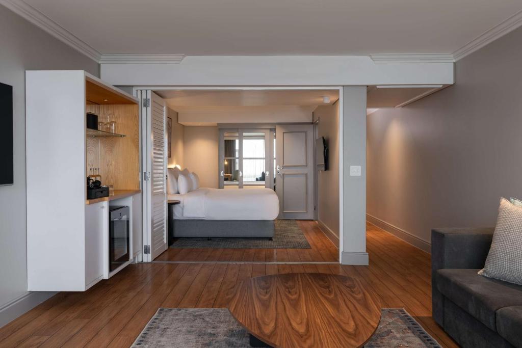 Radisson Collection Hotel, Waterfront Cape Town, Cape Town (updated ...