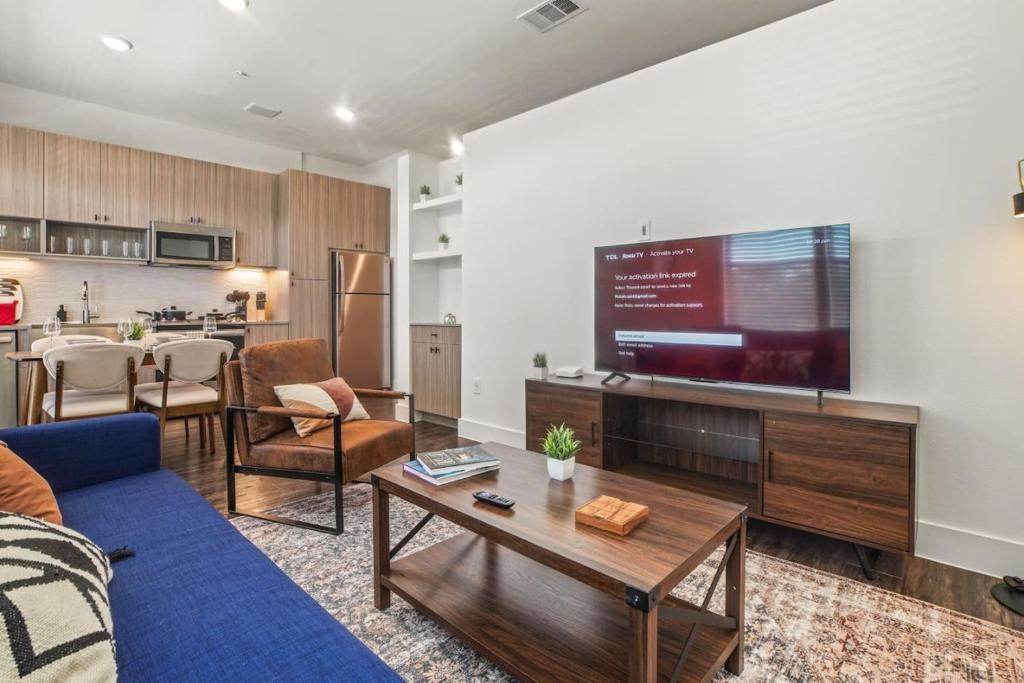 Luxurious New Unit Studio2Ba Pool, Golf Sim, Austin (preços atualizados ...