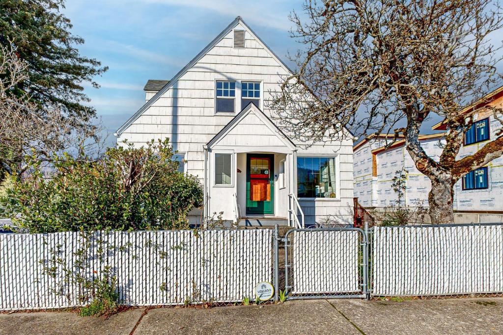 The Wing Haus, Stevenson (updated prices 2025)