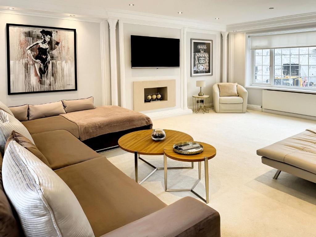 Opulent Mayfair 2 Bedroom House with Rooftop by Hyde Park, Londres ...