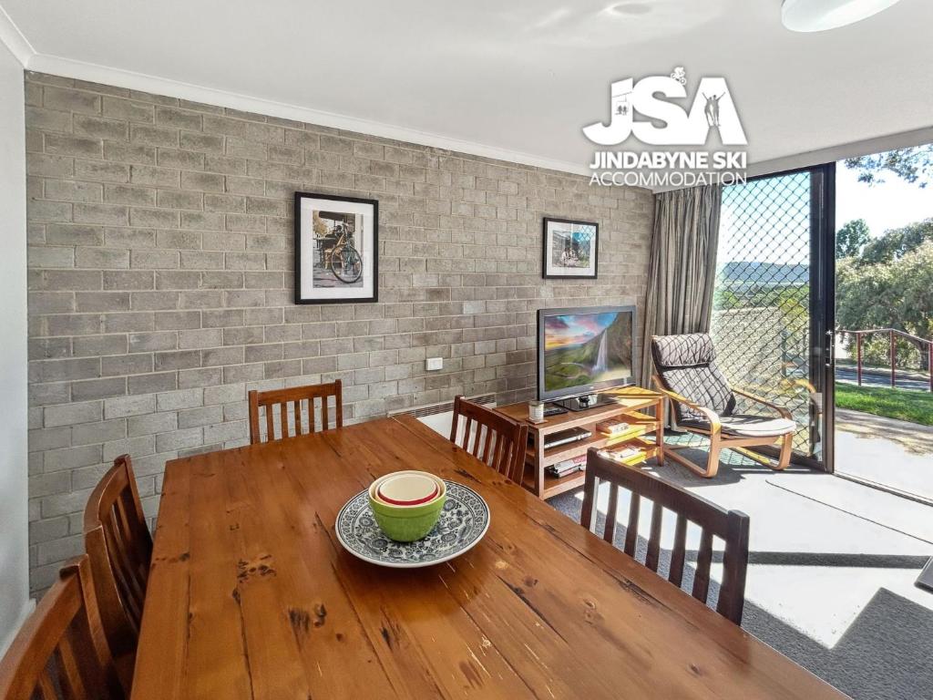 Tanderra 4, Jindabyne (updated prices 2025)
