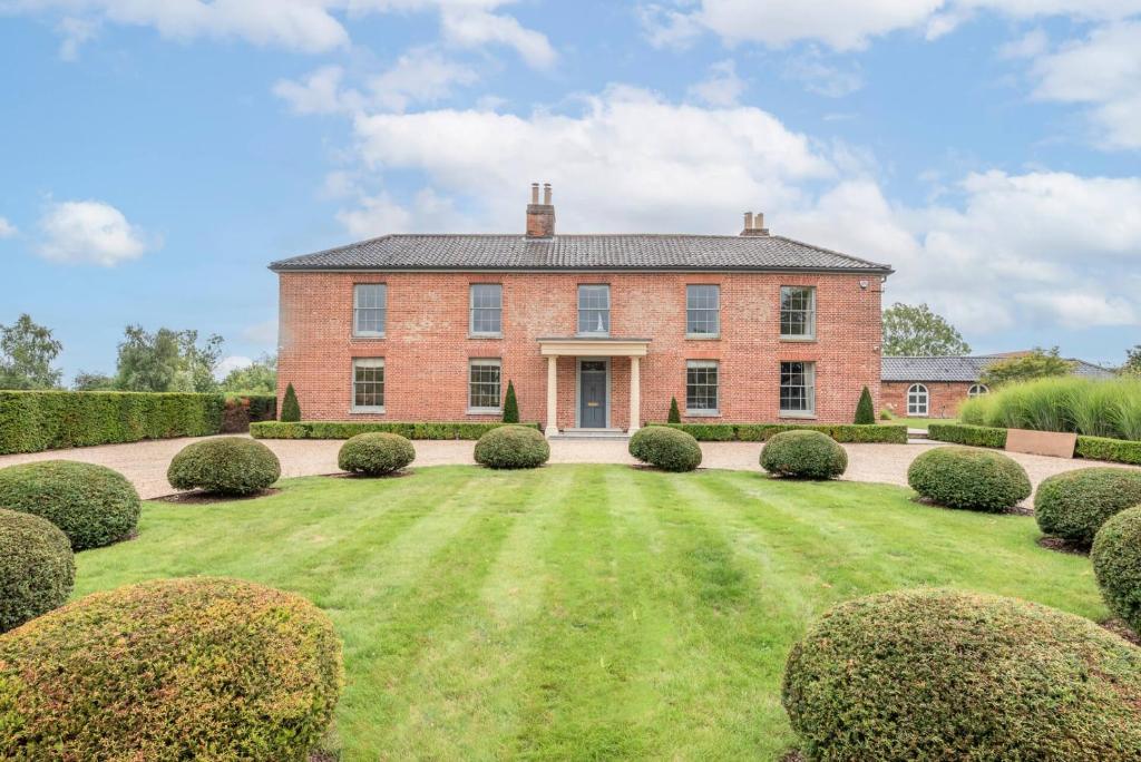 Laurel House, Weybread, Weybread (updated prices 2026)