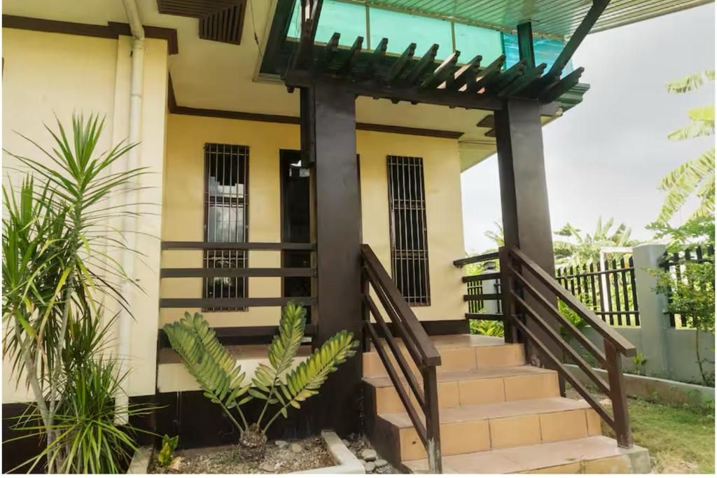 General Luna Villa with kitchen, wifi and parking, General Luna ...