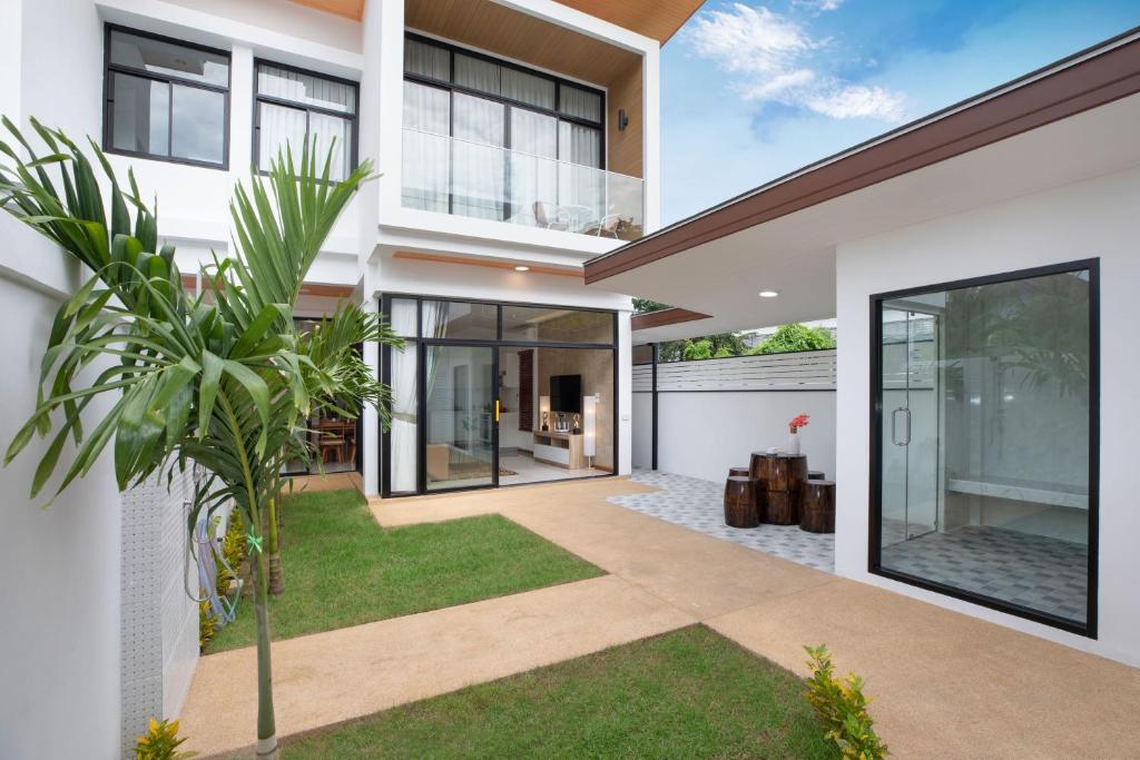 Newly Built 2BR Villa Goldena 12A with Private Sauna in Kamala, Kamala Beach (updated prices 2025)