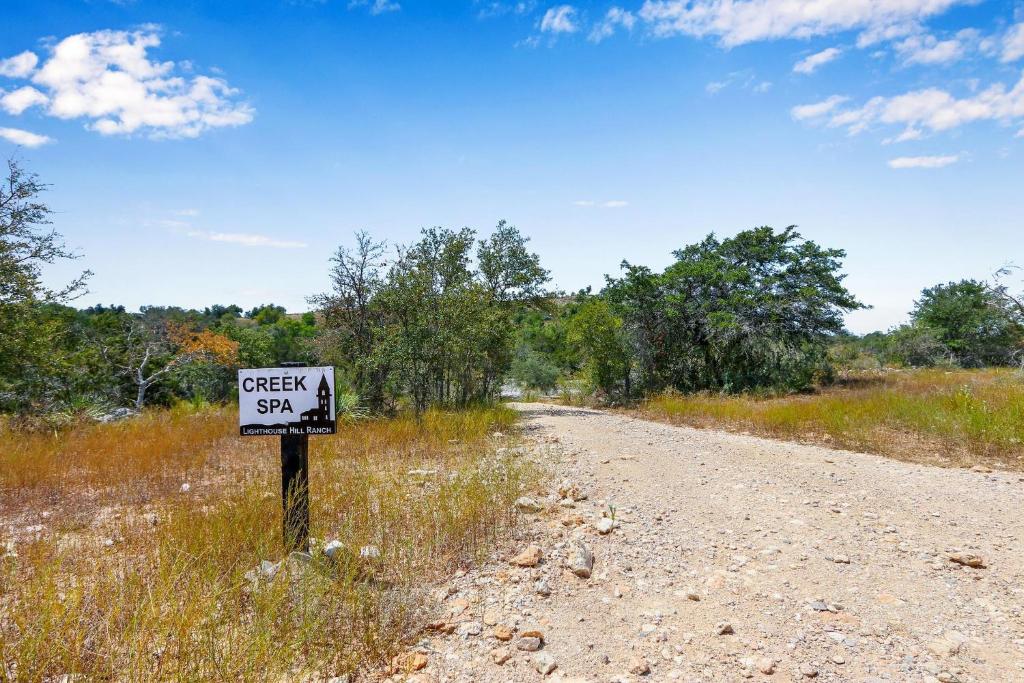 Lighthouse Hill Ranch - Red House, Johnson City (updated prices 2025)