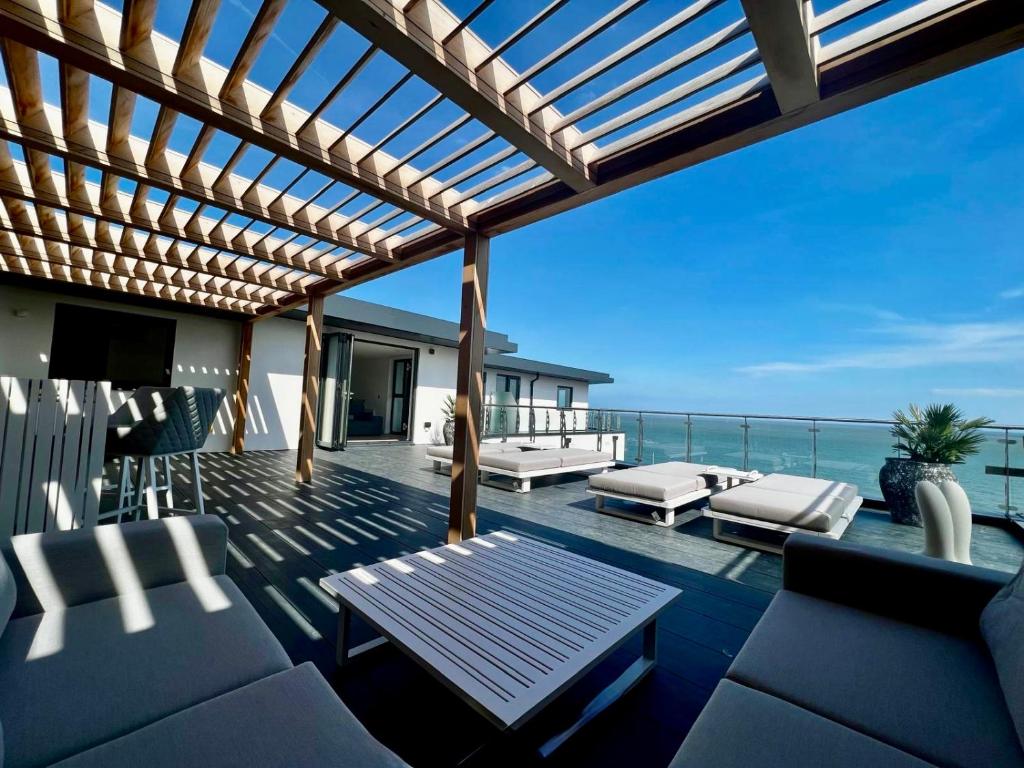 Ramsgate Stunning Penthouse With SeaViews And Free Parking, Ramsgate ...