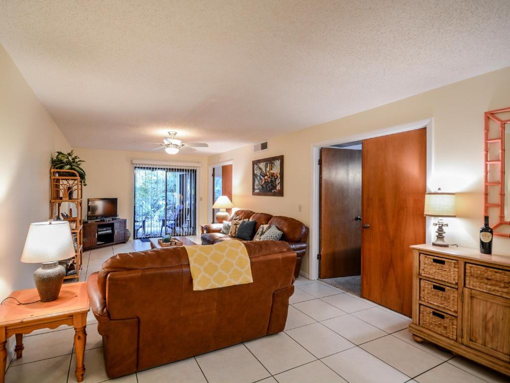 Updated Sea Woods Corner! Near Pool & Beach Access - SC162, New Smyrna ...