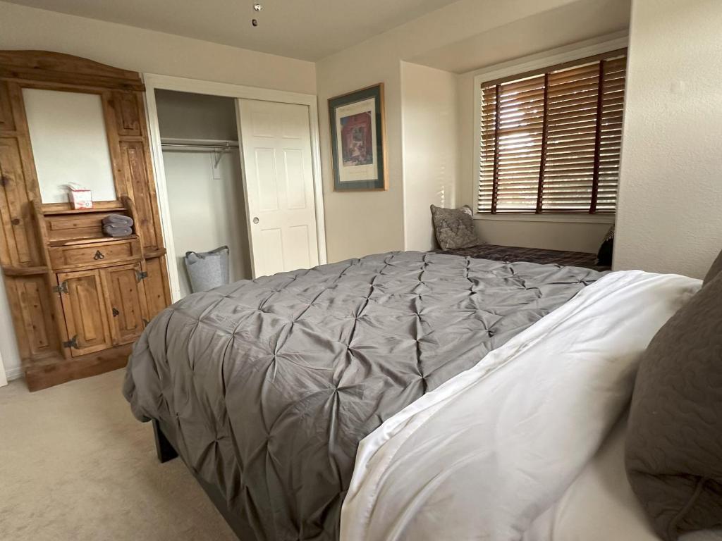 Tiller House - Durango Room, Windsor (updated prices 2025)