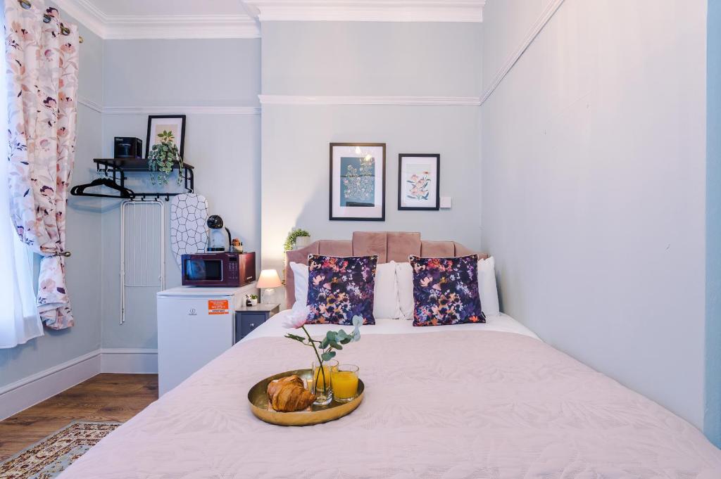 Victoria Park Studio 5 - Self Contained, Free Parking, Town Centre Gem ...