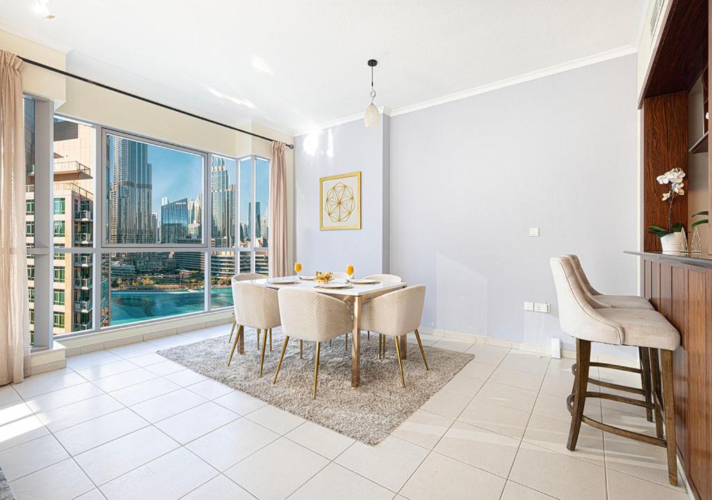 Stunning 2 BR Burj Khalifa Fountain Views, Dubai (updated prices 2025)