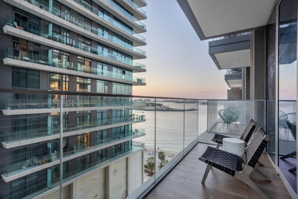 Luxury Seaview 1br Apt With Private Beach Access، دبي (أسعار محدثة لعام ...