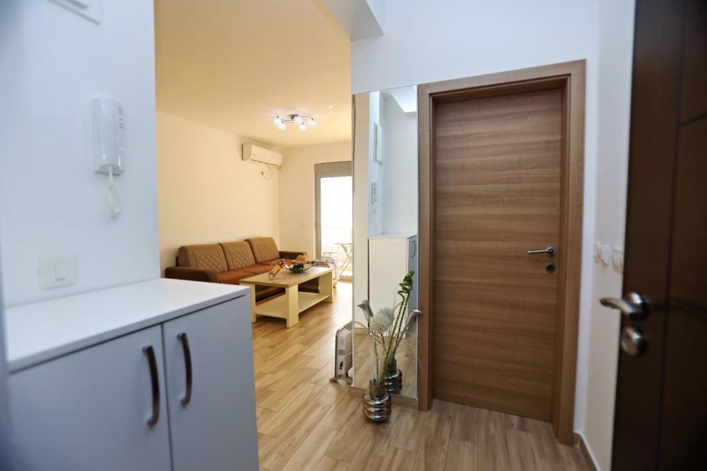 Apartmani Tajra Veliki Pijesak, Bar (updated prices 2025)