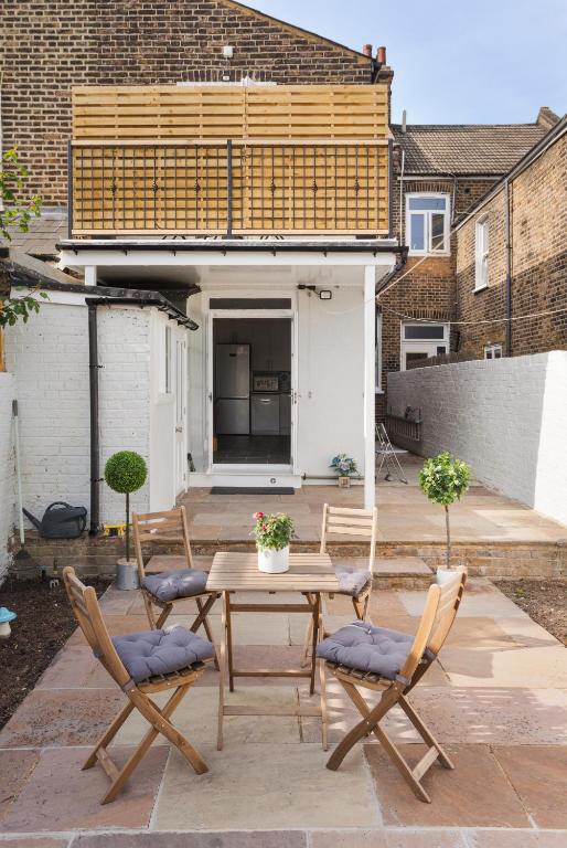 Mortimer Garden, London (updated prices 2025)