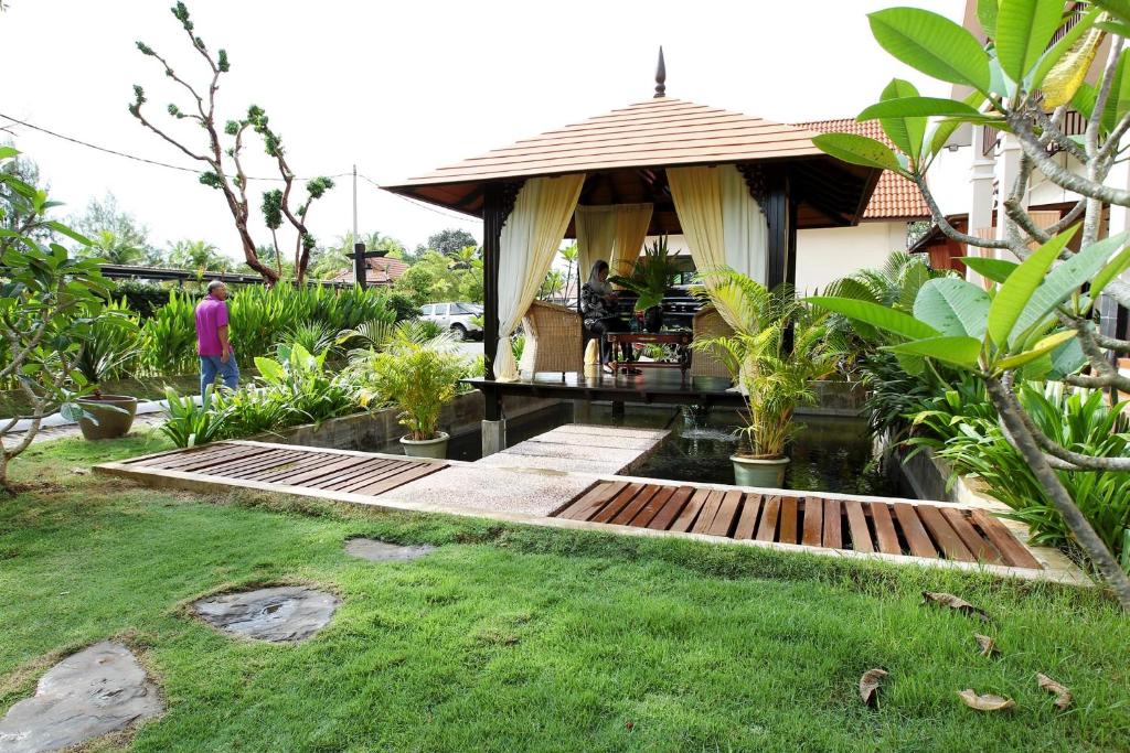 The Manor Beach Resort Besut, Kampung Kuala Besut (updated prices 2025)