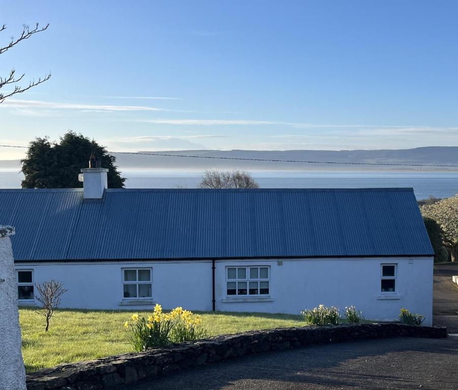 Cosy Donegal Cottage with Panoramic Sea Views, Greencastle (updated ...