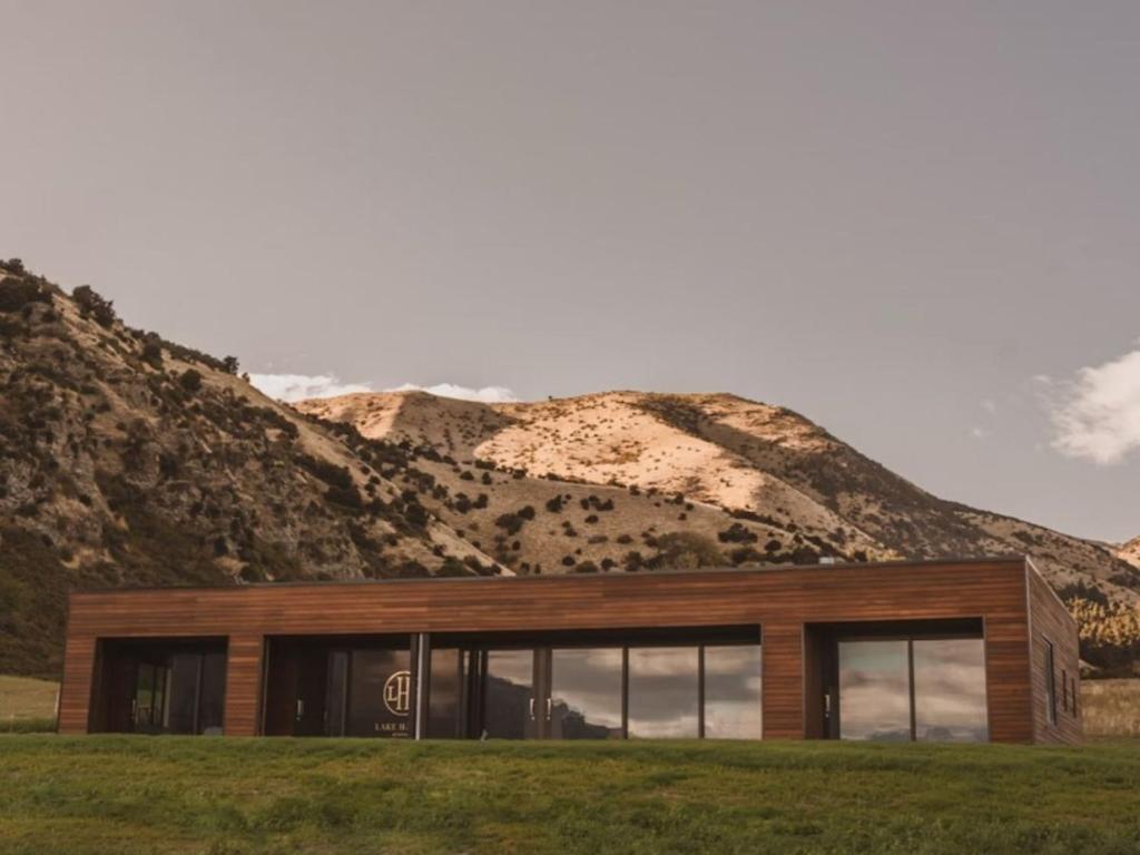 The Lake House at Lake Hawea Station Wanaka, Lake Hawea (updated prices ...