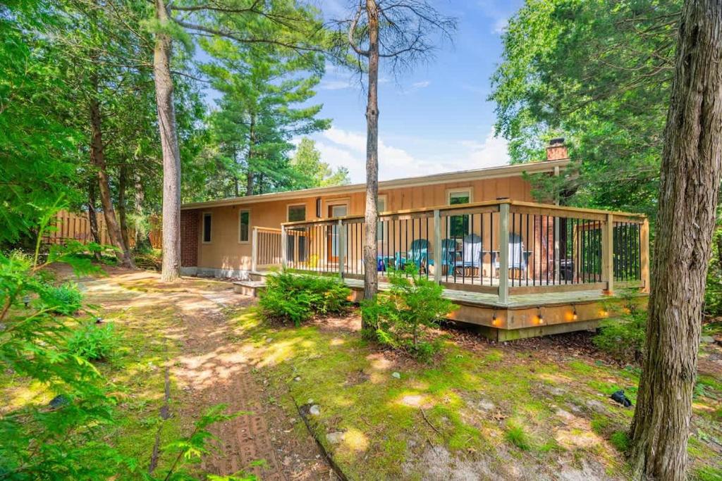 Retro Hill Top Beach House, Lambton Shores (aktualisierte Preise für 2025)