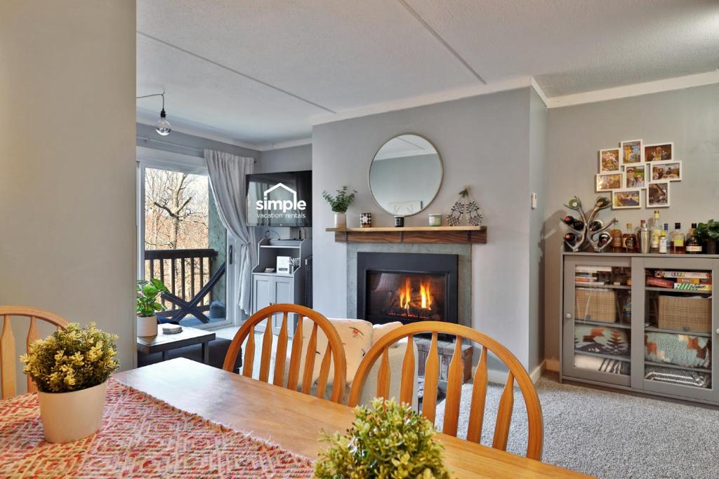 The Summit Suite at Whiffletree Vermont - Shuttle Bus, Pool, Lift ...