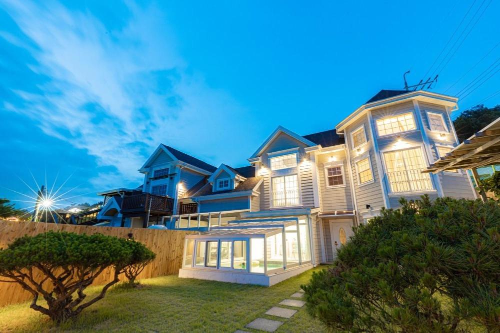 Gyeongju Sky Lake Pool Villa, Gyeongju (updated prices 2026)
