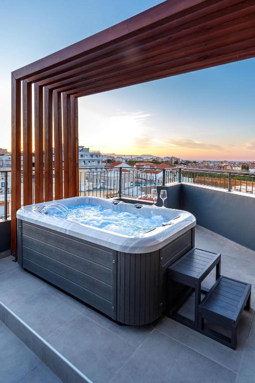 Anele Luxury Suites - Roof Top Jacuzzi, Chania (updated prices 2026)