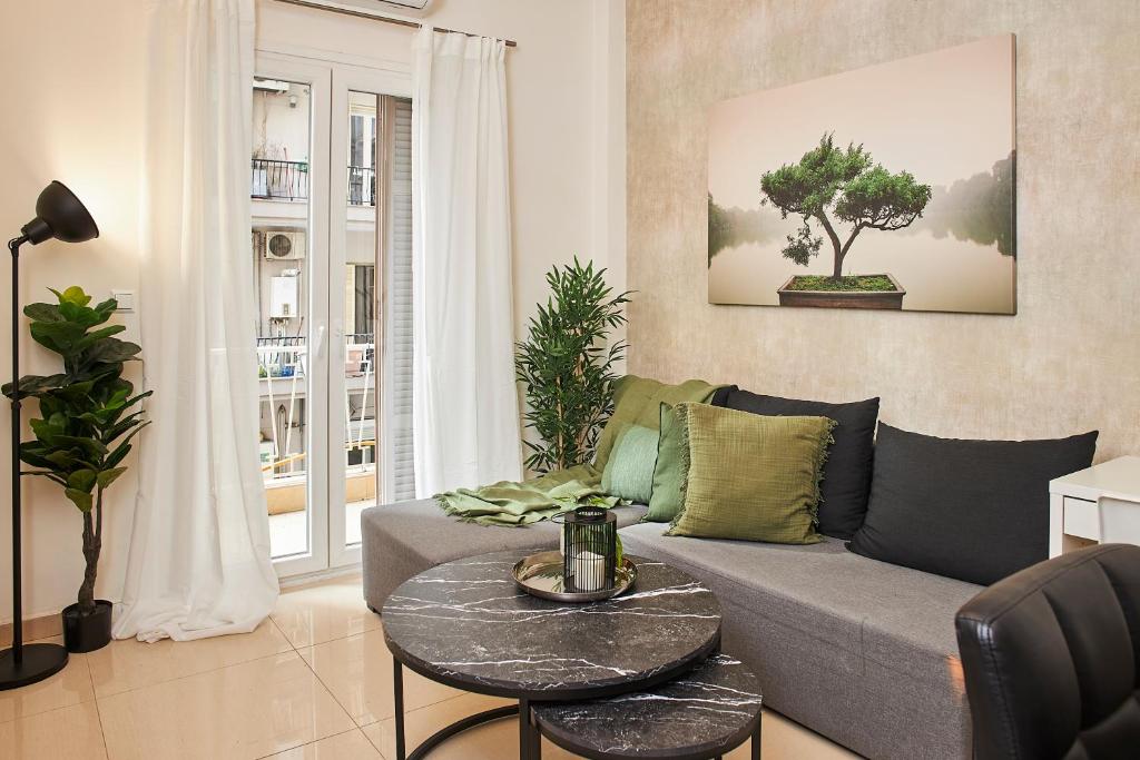 Kamara bound in the Heart of Thessaloniki Center by BiNoBi ...