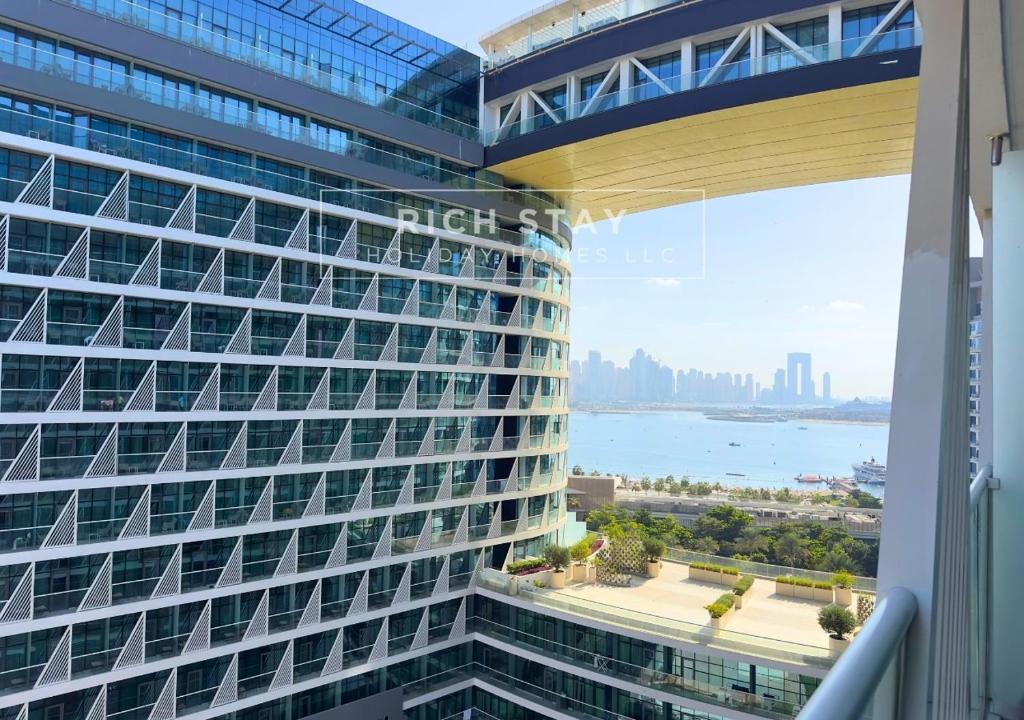 Seven Palm Escape 1BR in Palm Jumeirah, Dubai (updated prices 2025)