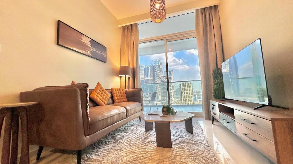 Sleek & Spacious 2BR in DAMAC Vera, Business Bay by Bhavan Vacation Homes, Dubai (updated prices ...