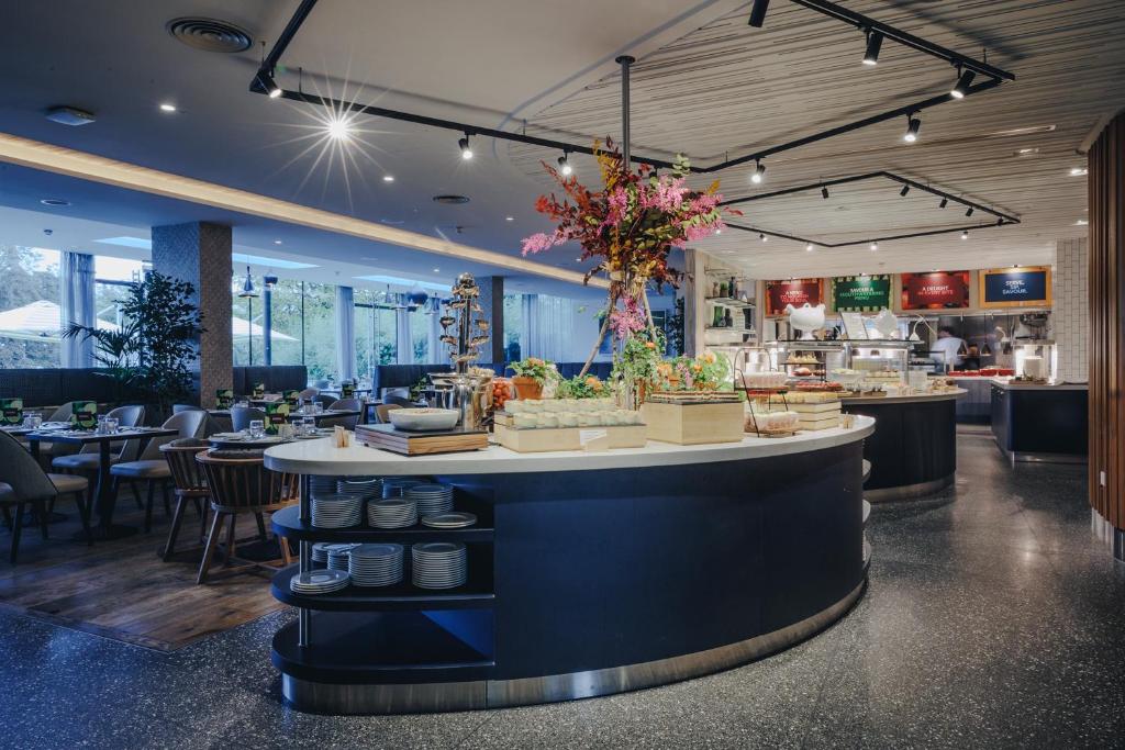 Reserve, by Warner Hotels - The Runnymede on Thames, Egham (updated ...