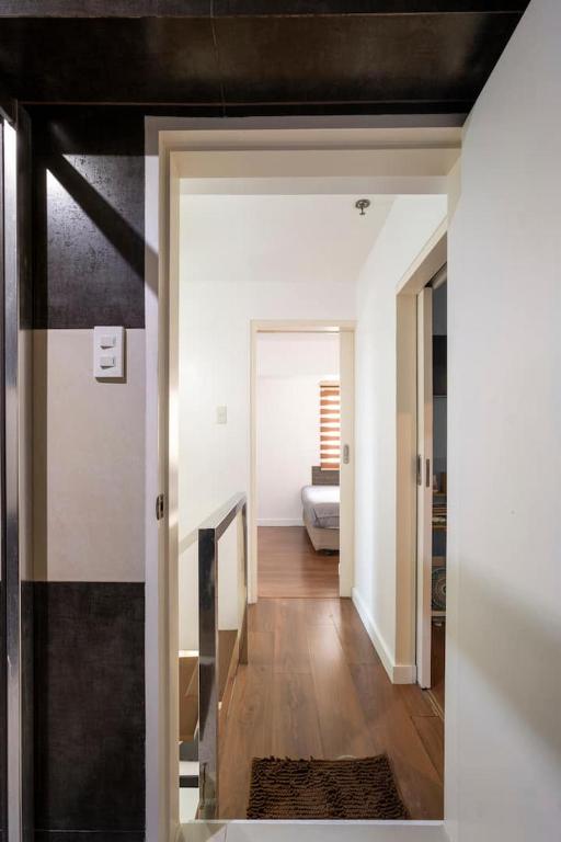 2 Bedroom Condominium in BGC with great view of pool, Manila (precios ...