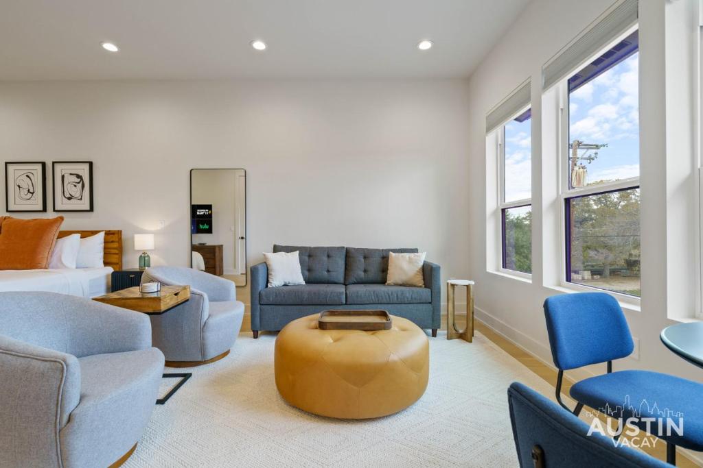 Brand New Studio Apt w King Bed Kitchenette in Steiner Ranch by Austin ...