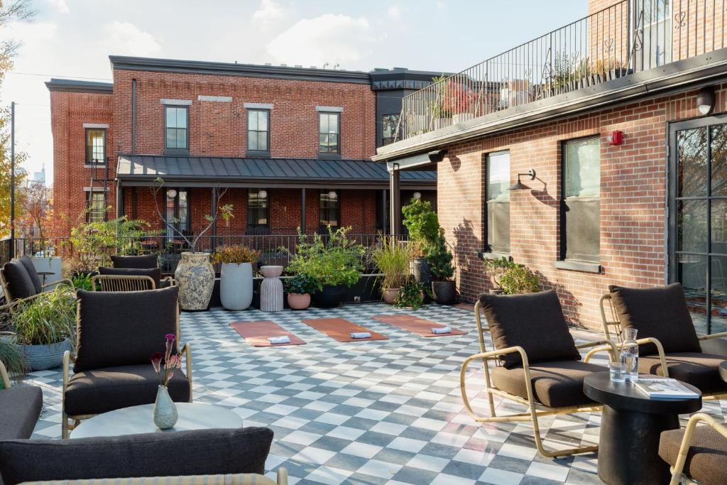 Anna and Bel, Philadelphia (updated prices 2025)