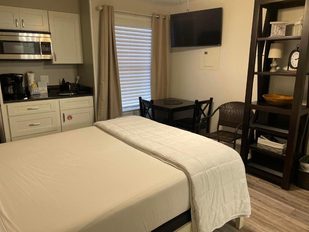 St Thomas Square #1204C, Panama City Beach (updated prices 2025)