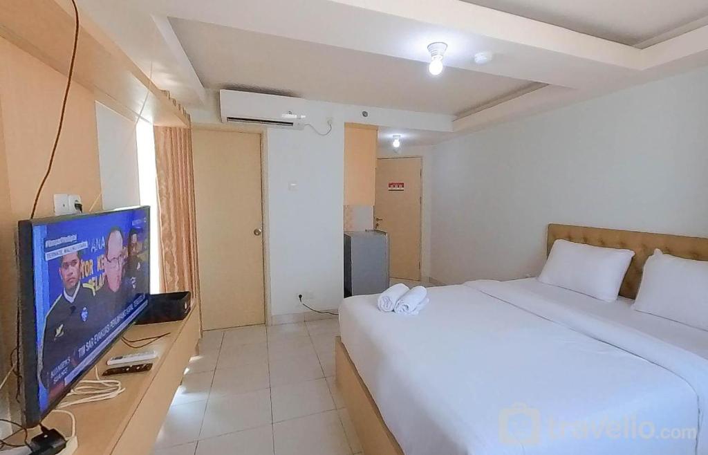 Nice and Comfy Studio at Amethyst Apartment By Travelio, Jakarta ...
