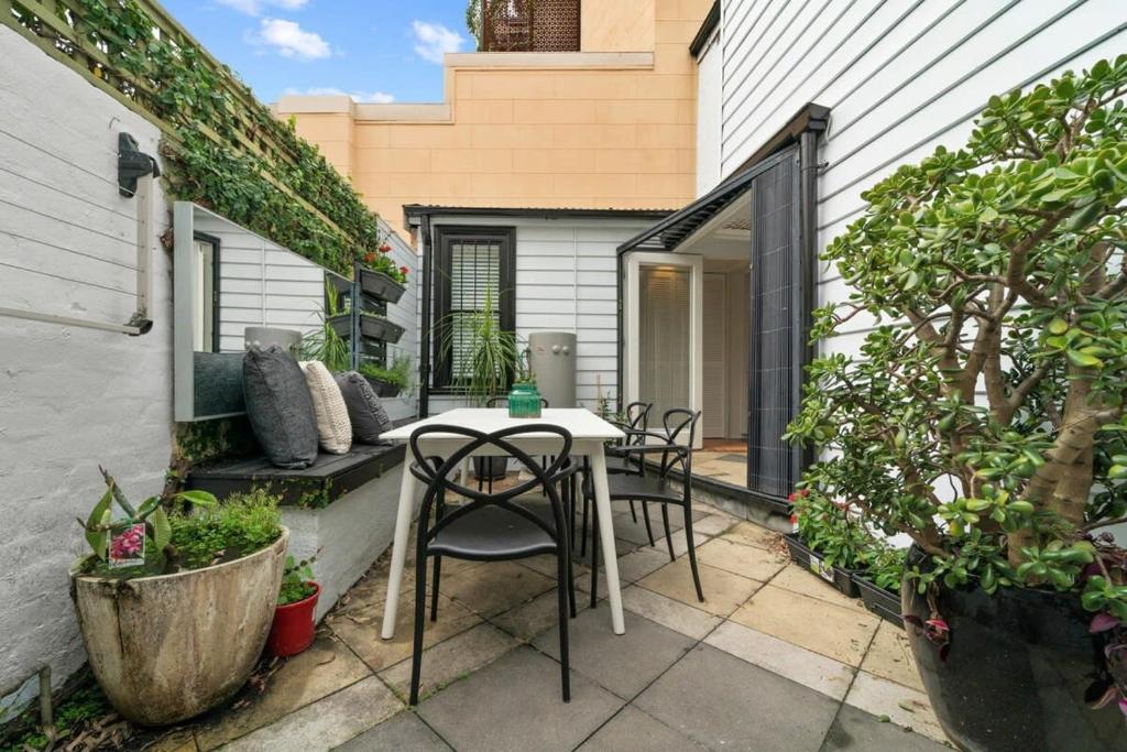 Perfect Laneway Terrace Surry Hills, Sydney (updated prices 2026)