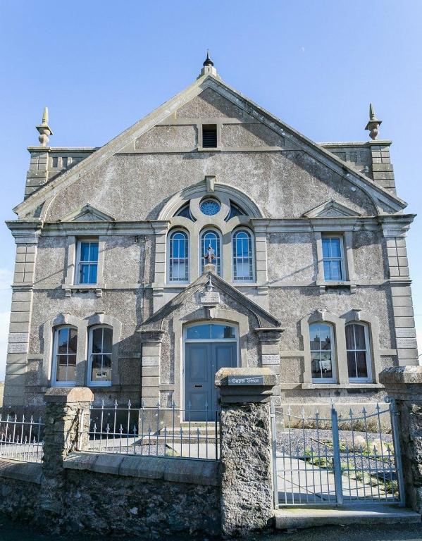 Capel Seion, Aberffraw (updated prices 2026)